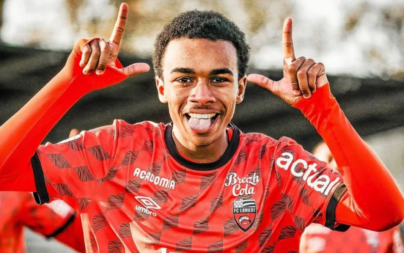 Real Madrid and Barcelona Eyeing French Wonderkid Eli Junior Kroupi as ...