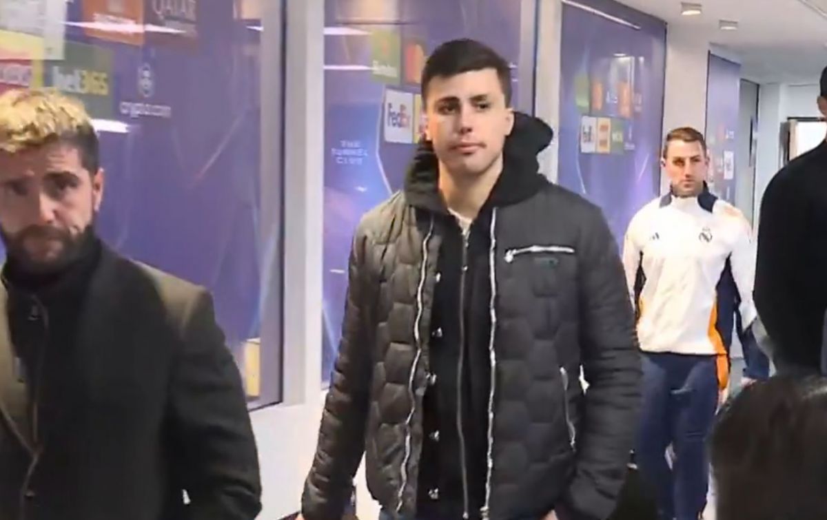 Rodri Hernandez Comments on Vinicius Junior’s Ballon d’Or Banner at ...